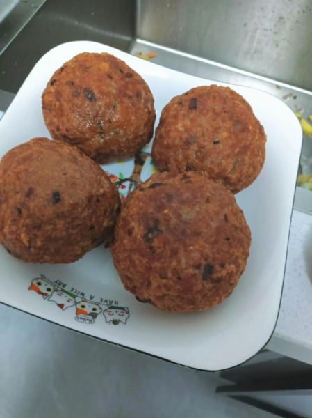 狮子头丸子怎么做_正宗狮子头做法步骤-第3张图片-山城妙识