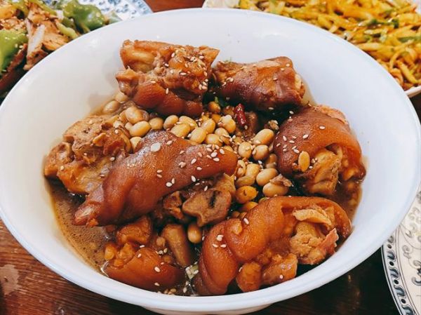 炖猪蹄黄豆怎么做_炖猪蹄黄豆需要焯水吗-第3张图片-山城妙识 炖猪蹄黄豆怎么做_炖猪蹄黄豆需要焯水吗-第3张图片-山城妙识