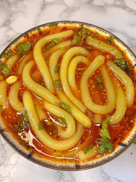 酸辣土豆粉怎么做好吃_酸辣土豆粉做法窍门-第1张图片-山城妙识