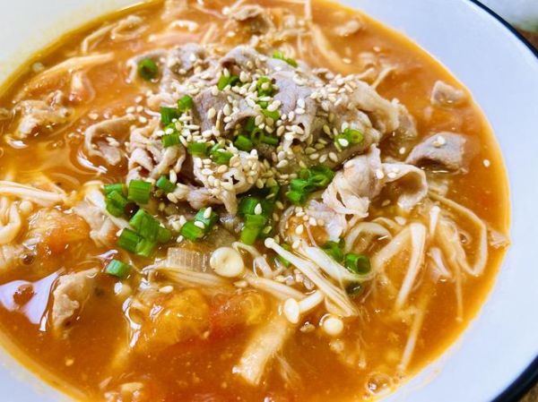 金针菇肥牛汤怎么做_金针菇肥牛汤的营养价值-第3张图片-山城妙识