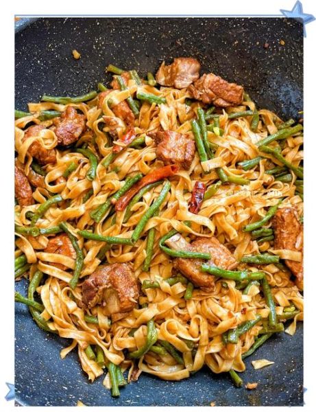 豆角排骨焖面怎么做_豆角排骨焖面家常做法-第1张图片-山城妙识