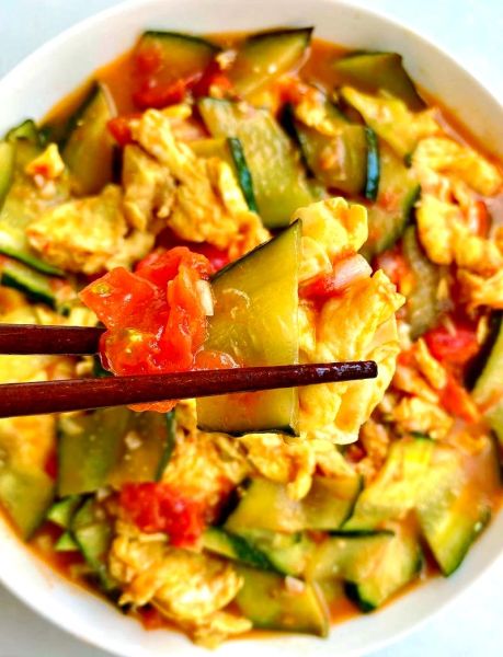 黄瓜西红柿炒鸡蛋怎么做_黄瓜西红柿炒鸡蛋热量高吗-第2张图片-山城妙识