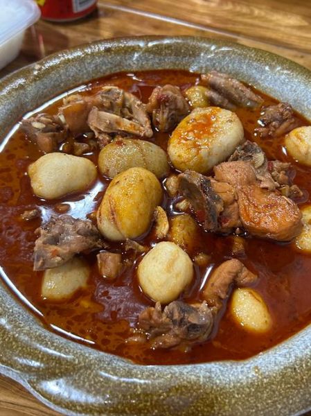 芋儿烧鸡怎么做_芋儿烧鸡正宗川菜做法-第1张图片-山城妙识