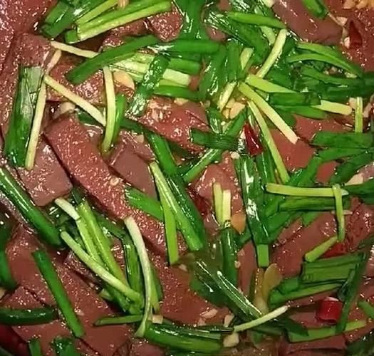 韭菜猪血怎么炒好吃_韭菜猪血的做法大全-第1张图片-山城妙识