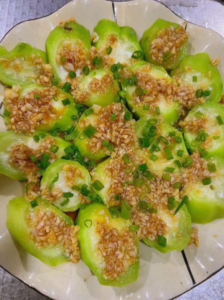 蒜蓉丝瓜怎么做好吃_蒜蓉丝瓜的做法窍门-第1张图片-山城妙识