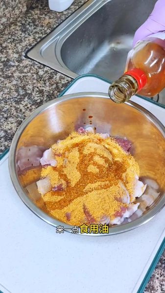 土豆粉蒸肉怎么做_蒸多久才软糯-第1张图片-山城妙识