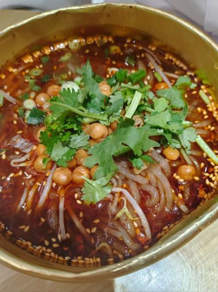 酸辣粉的粉条是哪种_正宗酸辣粉用什么粉-第3张图片-山城妙识