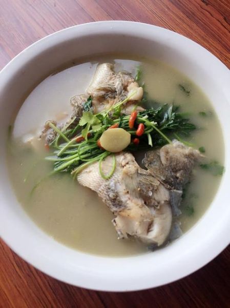 炖鲈鱼汤怎么做好吃_鲈鱼汤去腥技巧-第1张图片-山城妙识