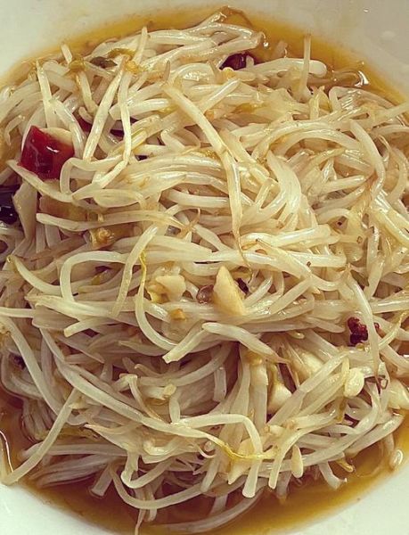 醋溜绿豆芽怎么炒好吃_绿豆芽炒多久才脆-第1张图片-山城妙识