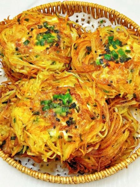 煎土豆丝饼加什么酥脆_土豆丝饼怎么煎才脆-第1张图片-山城妙识