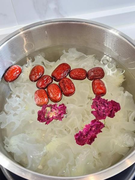 银耳红枣八宝粥怎么做_银耳红枣八宝粥需要泡多久-第2张图片-山城妙识