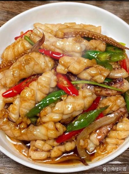 鱿鱼炒洋葱怎么做_鱿鱼炒洋葱家常做法-第1张图片-山城妙识