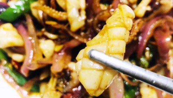 鱿鱼炒洋葱怎么做_鱿鱼炒洋葱家常做法-第3张图片-山城妙识