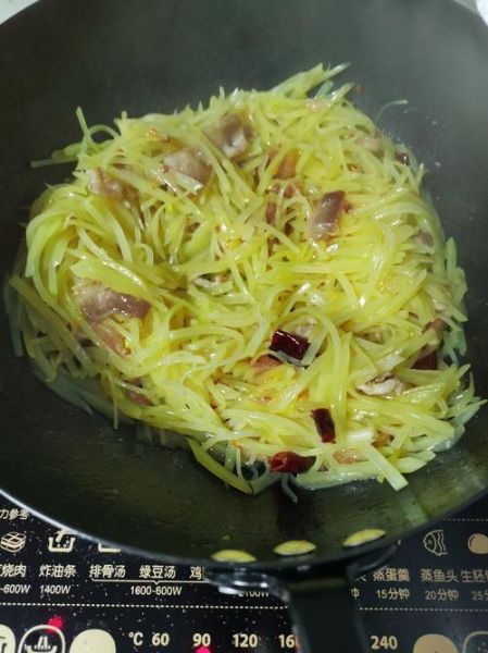 炒洋芋丝怎么炒好吃_洋芋丝怎么炒才脆-第1张图片-山城妙识