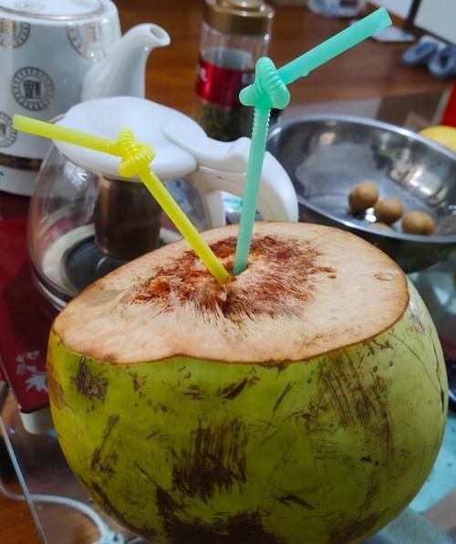 青椰子汁的功效与禁忌_哪些人不能喝-第2张图片-山城妙识 青椰子汁的功效与禁忌_哪些人不能喝-第2张图片-山城妙识