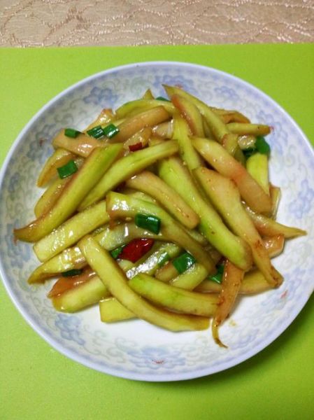 西瓜皮怎么炒好吃_西瓜皮炒菜的家常做法-第3张图片-山城妙识