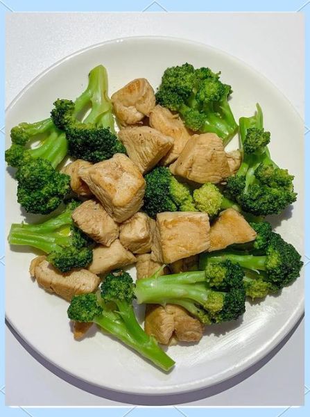 鸡胸肉炒西兰花怎么做_鸡胸肉炒西兰花热量高吗-第1张图片-山城妙识