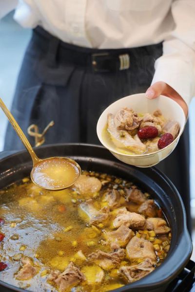 砂锅煲清炖鸡汤怎么做_砂锅煲鸡汤要多久-第3张图片-山城妙识 砂锅煲清炖鸡汤怎么做_砂锅煲鸡汤要多久-第3张图片-山城妙识