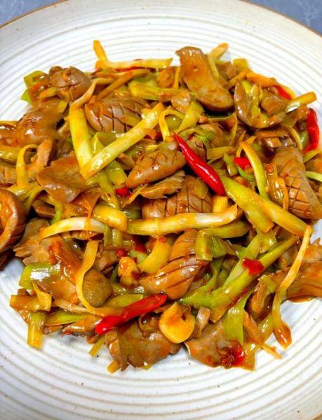 韭黄炒什么菜好吃_韭黄搭配什么食材更香-第1张图片-山城妙识