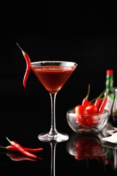 血腥玛丽鸡尾酒寓意_血腥玛丽为什么叫血腥玛丽-第3张图片-山城妙识