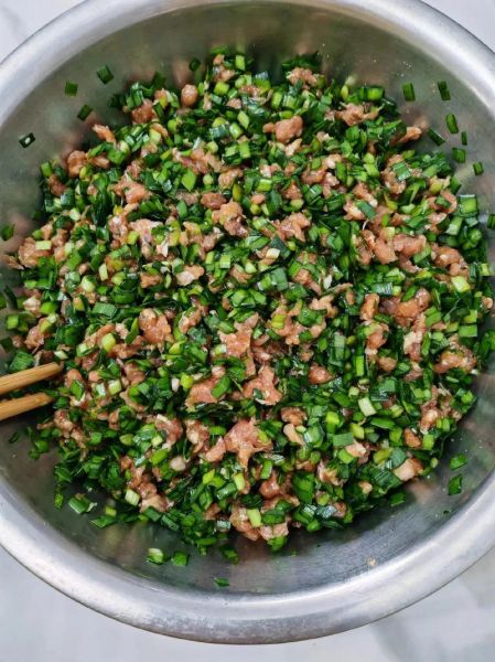 韭菜肉饺子馅怎么调好吃_韭菜肉饺子馅的做法-第1张图片-山城妙识 韭菜肉饺子馅怎么调好吃_韭菜肉饺子馅的做法-第1张图片-山城妙识