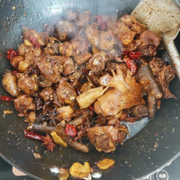 柴鸡怎么炖好吃_柴鸡的家常做法步骤-第1张图片-山城妙识