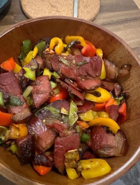 腊肉炒什么好吃_腊肉怎么炒才香-第1张图片-山城妙识 腊肉炒什么好吃_腊肉怎么炒才香-第1张图片-山城妙识