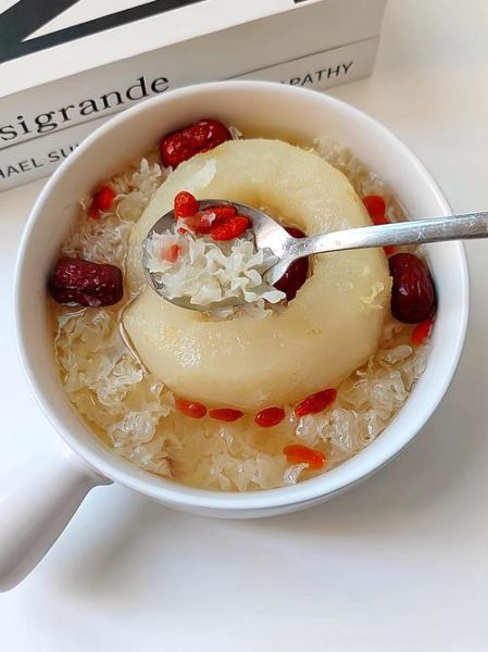 冰糖雪梨图片大全集_冰糖雪梨怎么做才润肺止咳-第3张图片-山城妙识 冰糖雪梨图片大全集_冰糖雪梨怎么做才润肺止咳-第3张图片-山城妙识