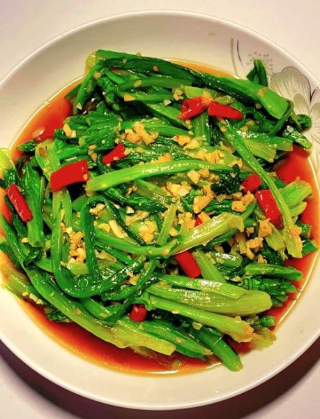 蒜蓉油麦菜怎么做_蒜蓉油麦菜焯水还是不焯水-第1张图片-山城妙识