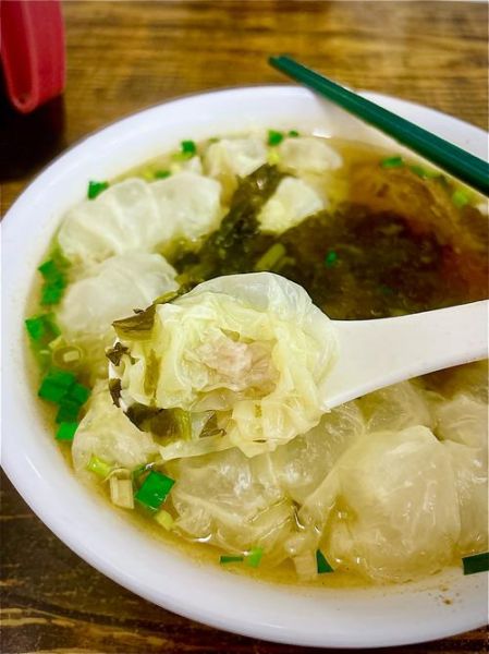 泡泡馄饨的包法慢动作_新手怎么捏出鼓泡不破-第2张图片-山城妙识