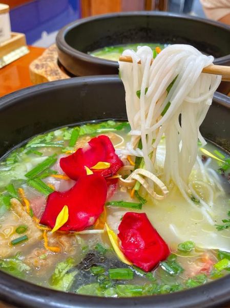 过桥米线图片真实_正宗云南过桥米线长什么样-第3张图片-山城妙识