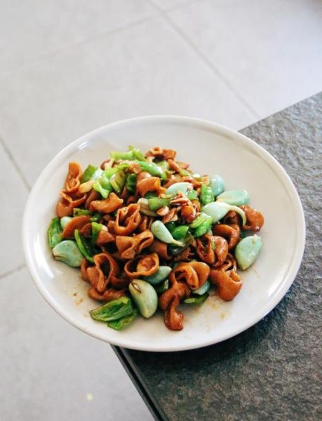 腊八蒜炒什么好吃_腊八蒜炒什么菜最香-第1张图片-山城妙识