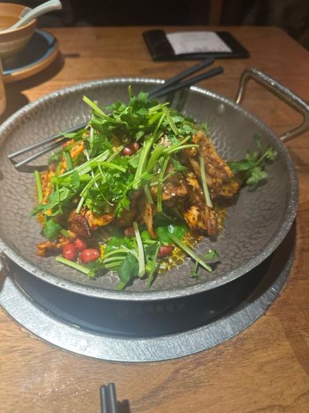 湘菜担担鸡是哪个地方的菜系_正宗做法揭秘-第1张图片-山城妙识 湘菜担担鸡是哪个地方的菜系_正宗做法揭秘-第1张图片-山城妙识