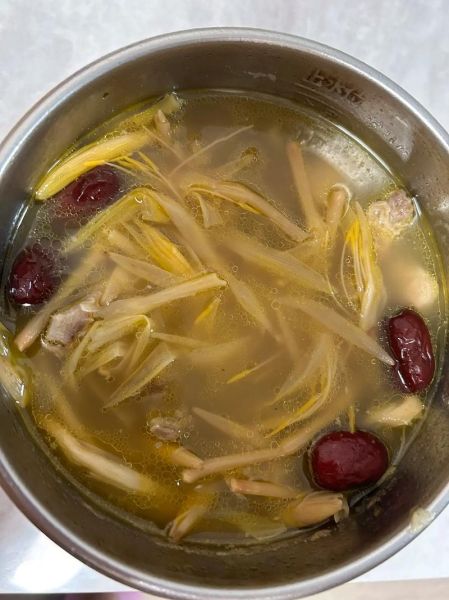 新鲜黄花菜怎么煮汤_新鲜黄花菜煮汤做法-第1张图片-山城妙识 新鲜黄花菜怎么煮汤_新鲜黄花菜煮汤做法-第1张图片-山城妙识