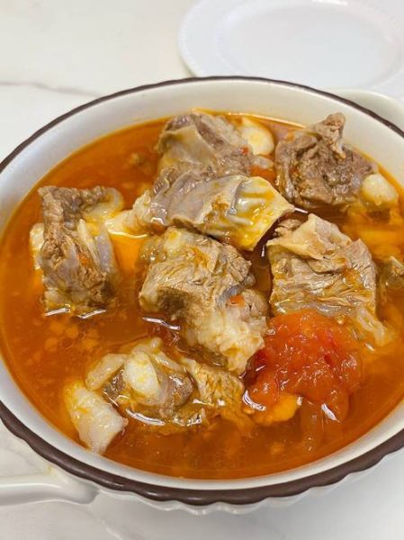 西红柿牛肉汤怎么炖好喝_西红柿牛肉汤家常做法-第1张图片-山城妙识