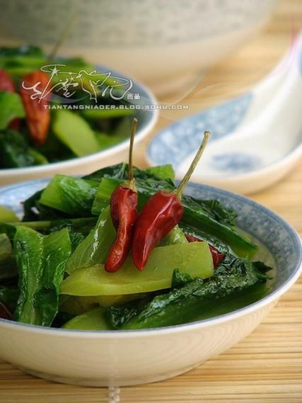 炒莴笋叶怎么炒好吃_莴笋叶可以炒什么搭配-第2张图片-山城妙识