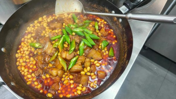 黄豆红烧肉怎么做_黄豆红烧肉的家常做法-第3张图片-山城妙识 黄豆红烧肉怎么做_黄豆红烧肉的家常做法-第3张图片-山城妙识