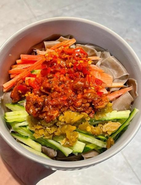 面皮热量是多少_减肥能吃面皮吗-第1张图片-山城妙识 面皮热量是多少_减肥能吃面皮吗-第1张图片-山城妙识