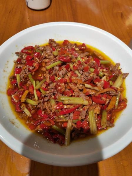 小炒黄牛肉怎么做_黄牛肉怎么炒才嫩-第2张图片-山城妙识