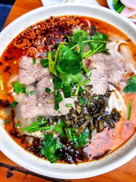 花溪牛肉粉高汤秘方_如何熬制最正宗-第1张图片-山城妙识