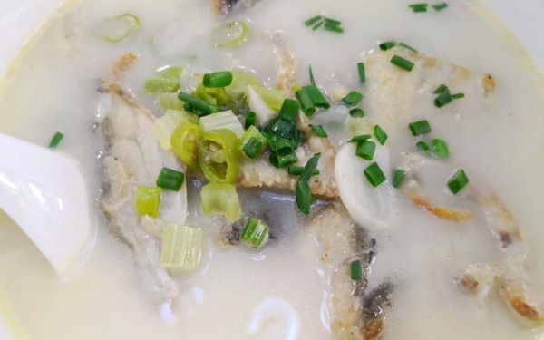 骨鱼汤怎么炖才白_骨鱼汤食谱-第1张图片-山城妙识