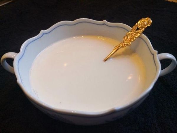 煮牛奶怎么才能不糊锅_牛奶糊锅怎么办-第1张图片-山城妙识