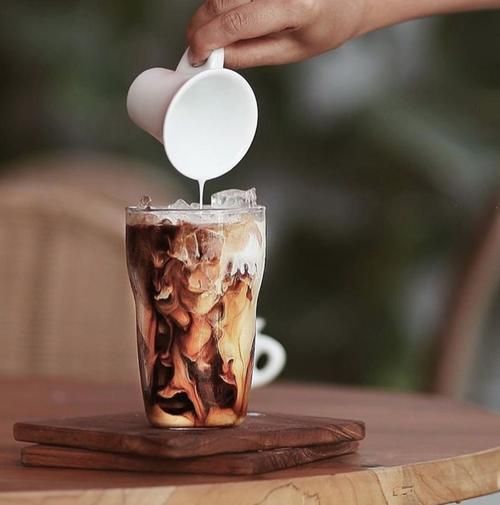 冰卡布奇诺咖啡怎么做_冰卡布奇诺咖啡做法步骤-第1张图片-山城妙识
