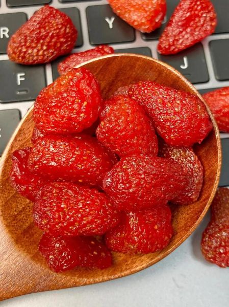 草莓干热量高吗_减肥能吃吗-第1张图片-山城妙识
