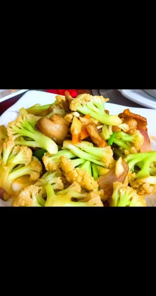 菜花炒肉怎么做_菜花炒肉最简单的做法-第3张图片-山城妙识