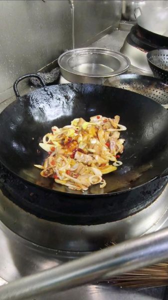 回锅肘子怎么做_回锅肘子家常做法-第2张图片-山城妙识