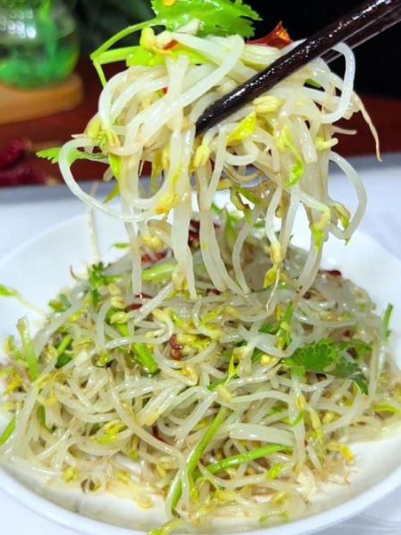 拌绿豆芽凉菜怎么做_绿豆芽焯水几分钟-第3张图片-山城妙识