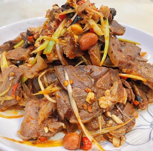 葱爆牛肉丝怎么做_葱爆牛肉丝用哪个部位-第1张图片-山城妙识