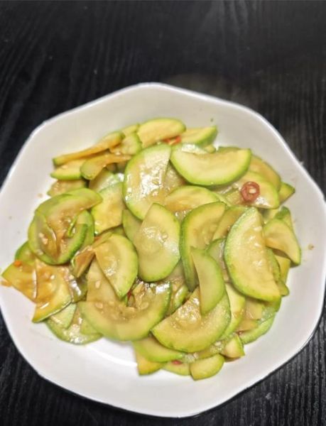 炒西葫芦放什么调料_炒西葫芦怎么调味-第1张图片-山城妙识