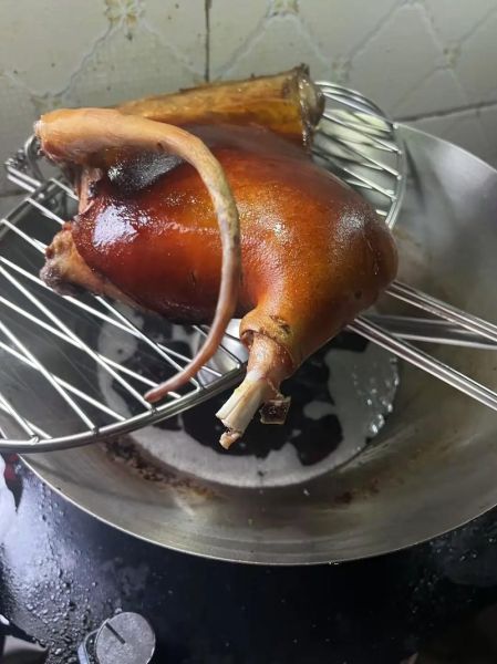 脆皮狗肉的做法_狗肉怎么做好吃又香-第1张图片-山城妙识